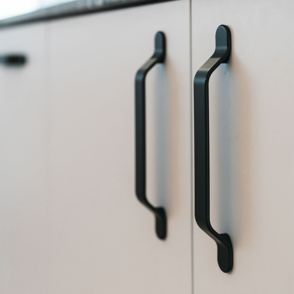 Momo Belt D Handle 160mm in Matt Black – Momo Handles